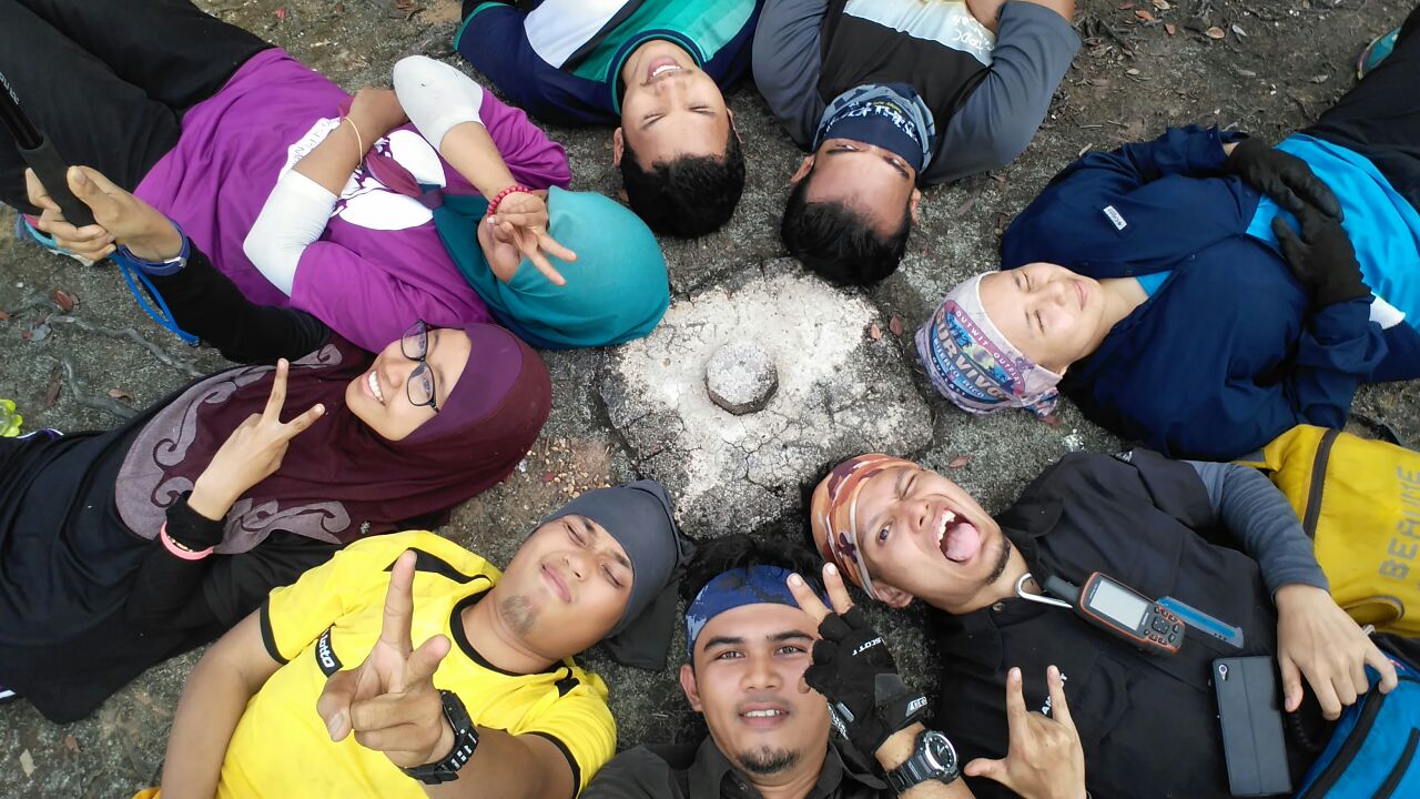 Hiking Log : Trans Tikus Makmal (Pine tree - Twin Peak - Semangkuk ...