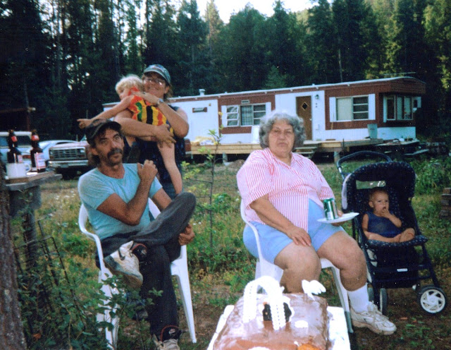 Redneck Costume Ideas for Men and Women