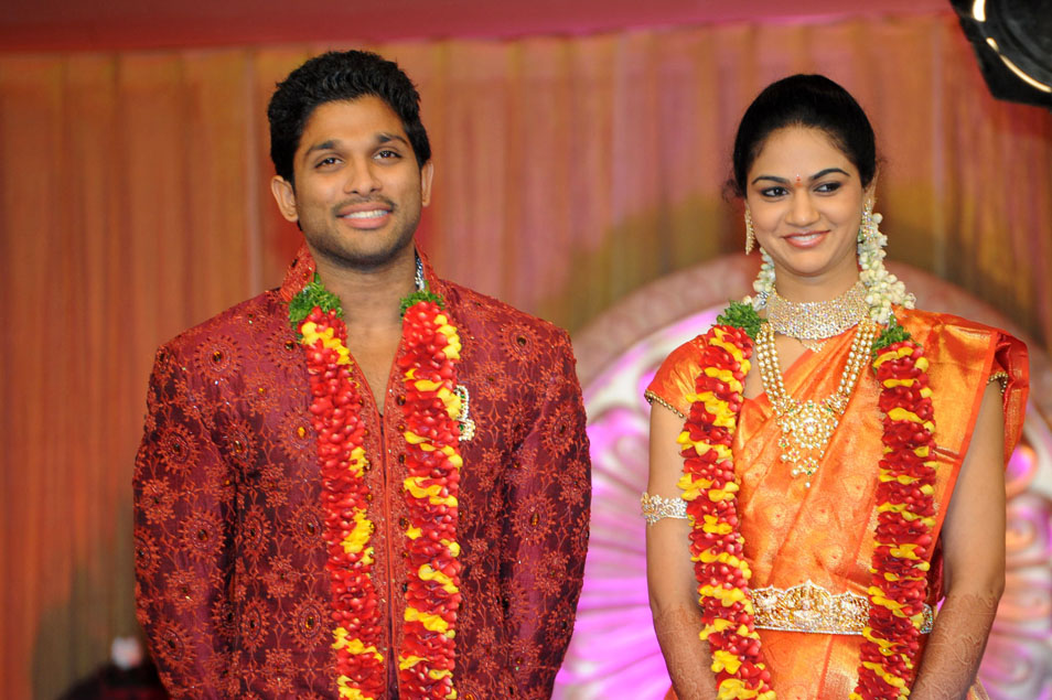 Allu Arjun & Wife Cute Photos - tunes inn