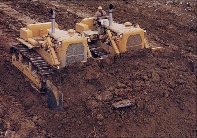 Tratores e Máquinas: Dozer Caterpillar D9