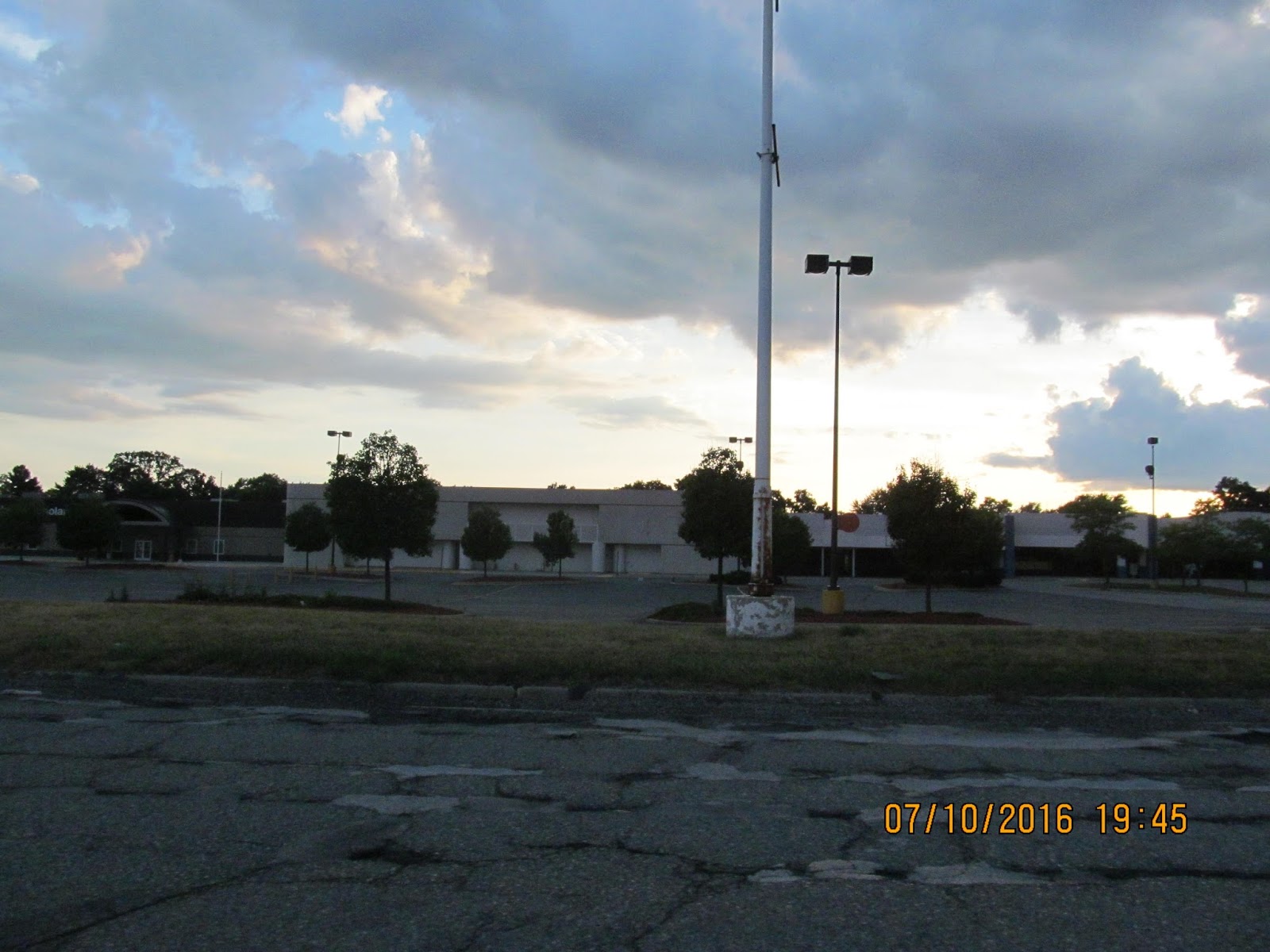 Trip to the Mall: Summit Place Mall- [Waterford Township (Pontiac ...