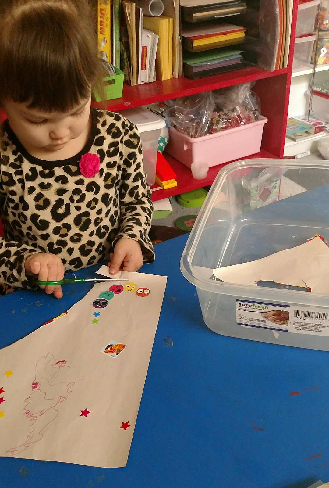 Mama Hoang: Simple Craft for Kids Who Love Stickers! Ages 2-5