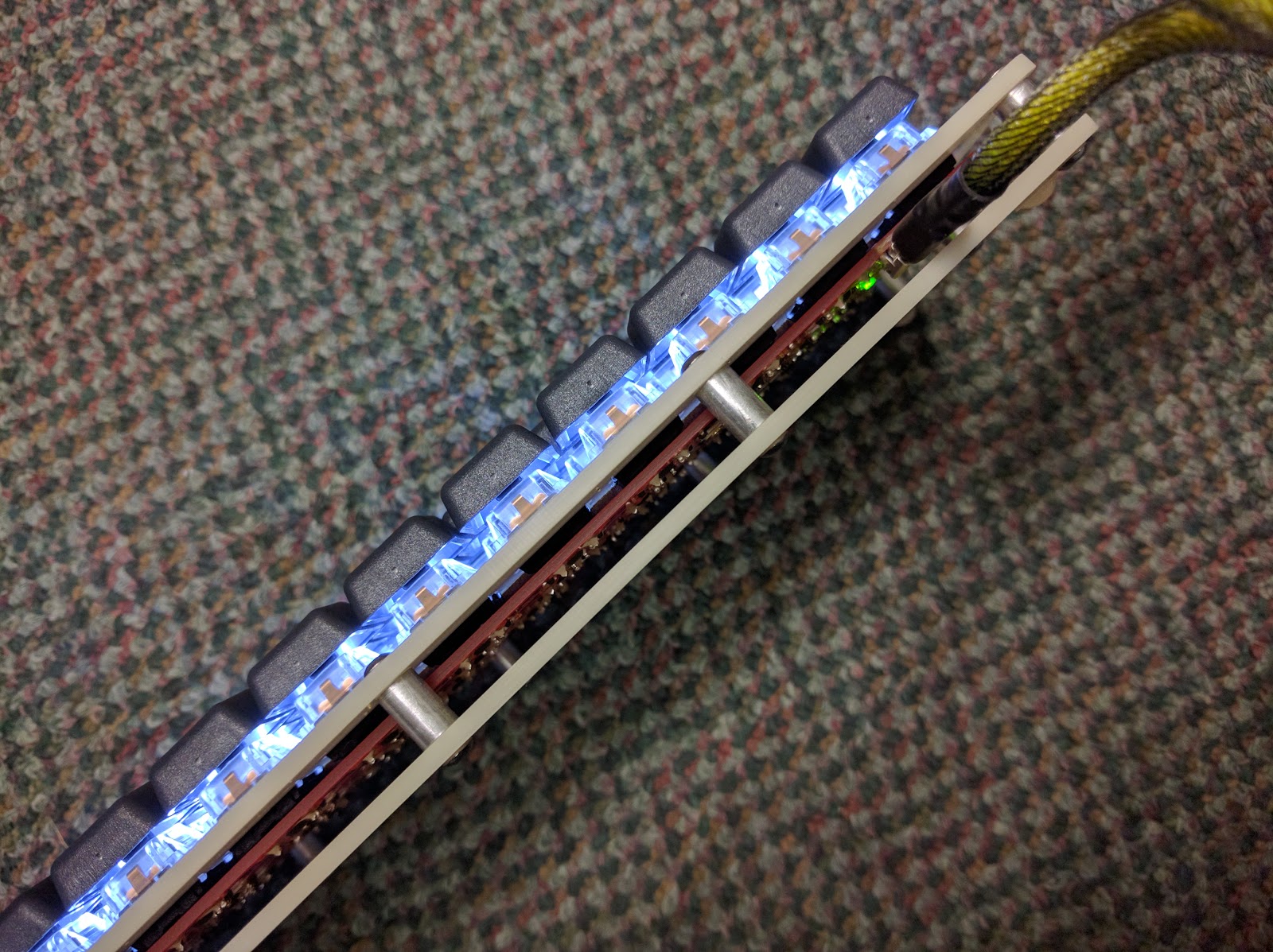 40% Keyboards: Ivory JD40