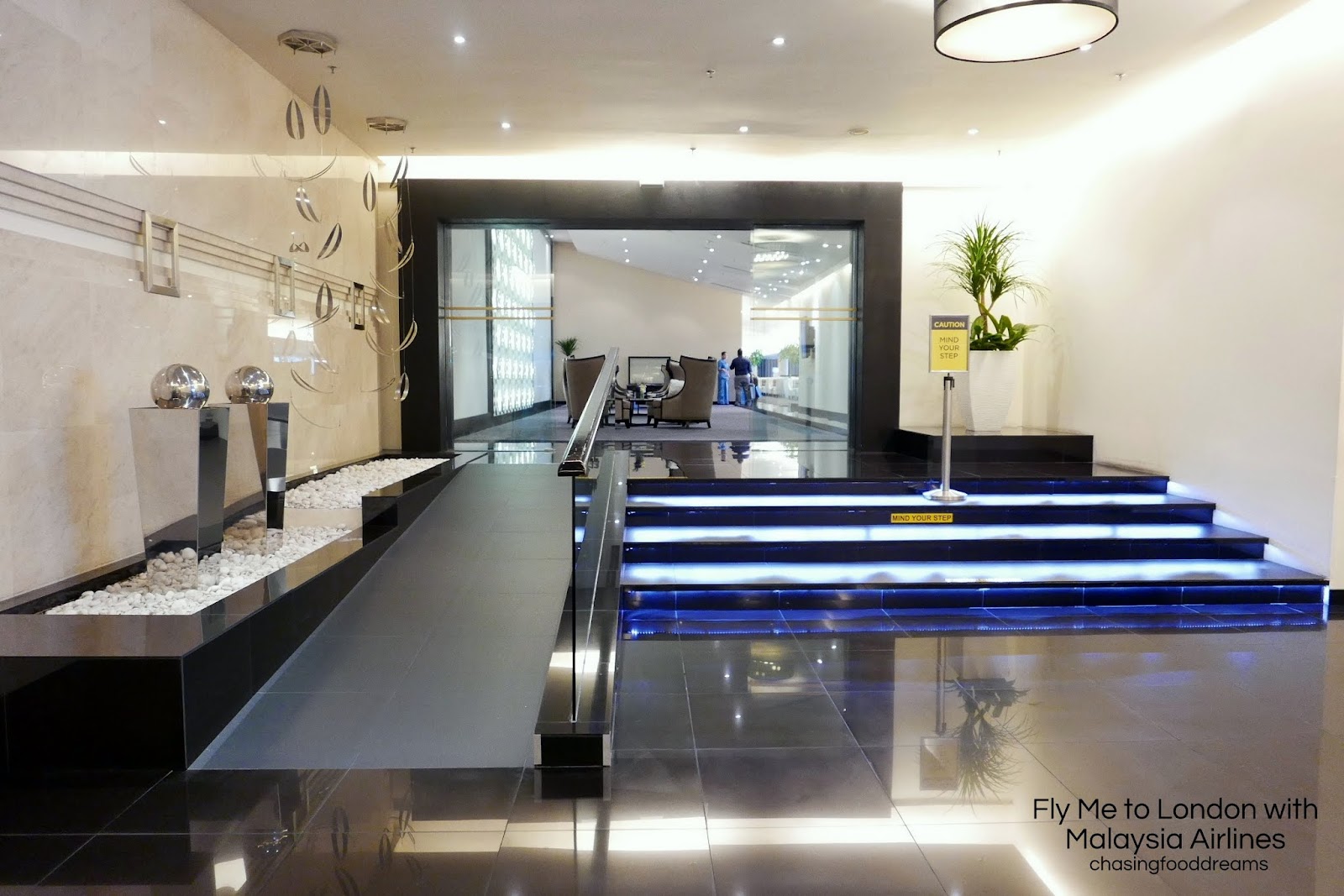 CHASING FOOD DREAMS: Fly Me To London: Malaysia Airlines Airbus A380 To ...