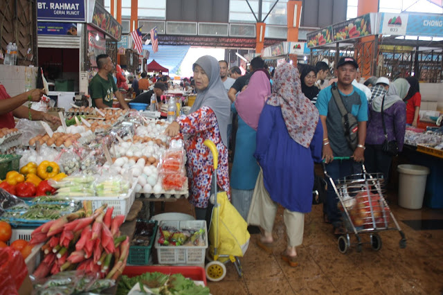 Pasar Medan Niaga Satok Kuching Sarawak