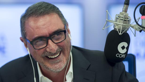 Cómo convertirte en un buen conductor de programas de radio antes o ...