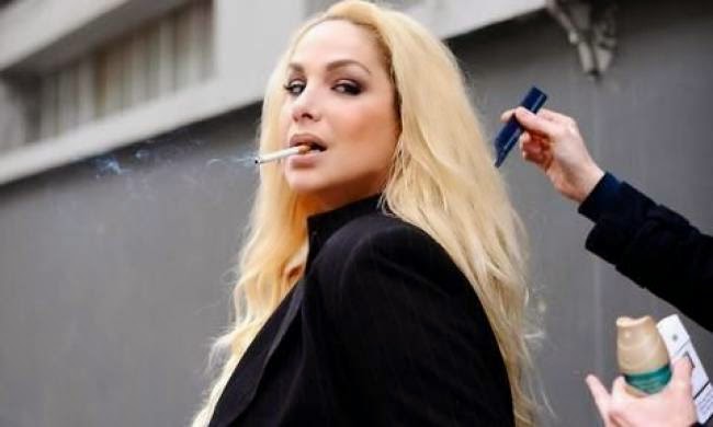"ΠΑΡΤΕ ΤΑ ΑΡΧΙΔΙ@ ΤΟΥ ΚΑΙ ΤΟ ΜΟΥΤΖΟ ΜΟΥ... ΕΝΑ ΠΑΙΔΙ ΜΕ ΓΚΛΙΤΕΡ ΨΕΥΤΙΚΟ ...