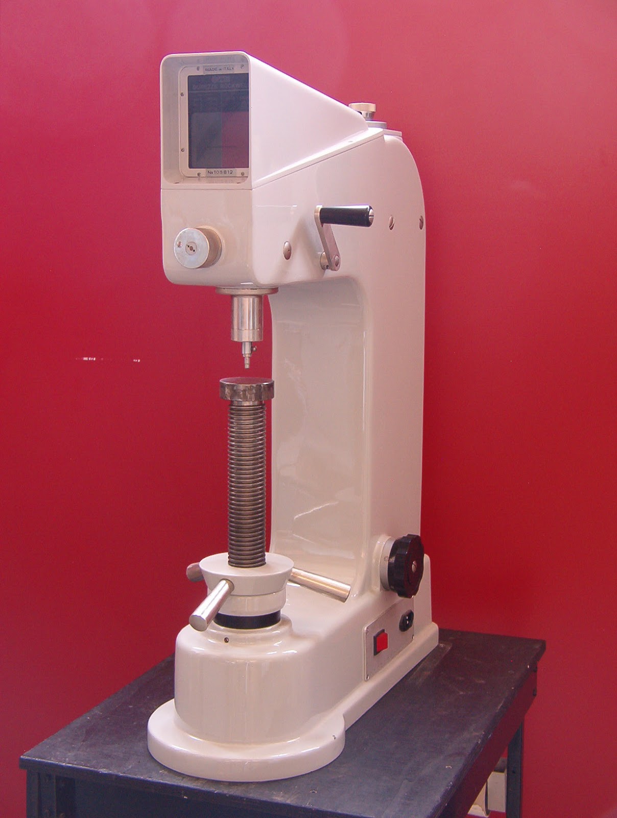 #Prove di durezza , #Rockwell, #Brinell, #Vickers, #Knoop, #Shore. # ...