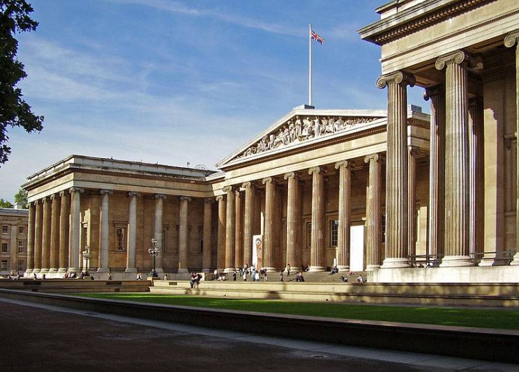 Buildings and monuments influenced by Roman Architecture