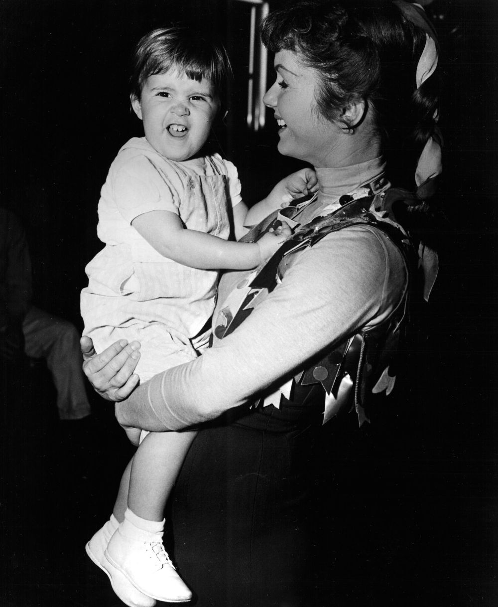 Debbie Reynolds and Carrie Fisher: 25 Touching Vintage Photos of Mother ...