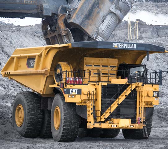 NEW 795F AC MINING TRUCK: MAIN FEATURES