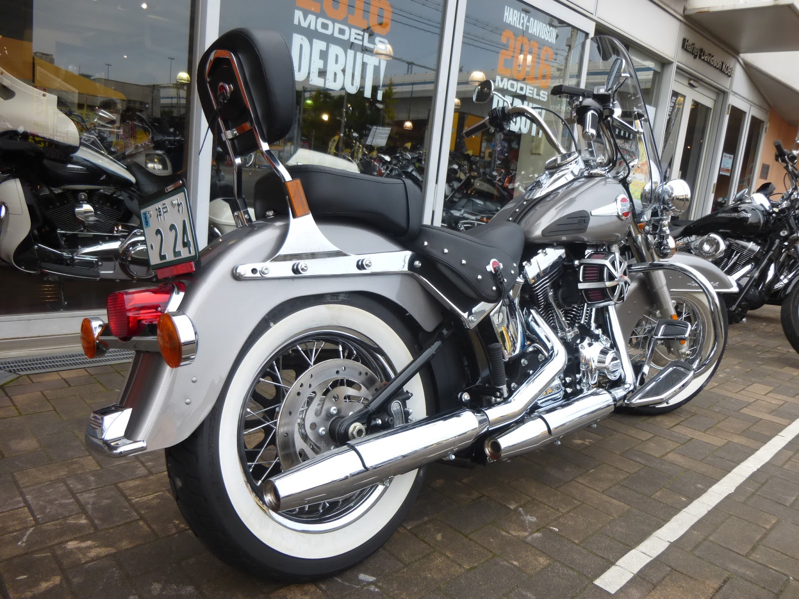 HARLEY神戸 STAFF ブログ: '16 FLSTCをカスタムしてみました。