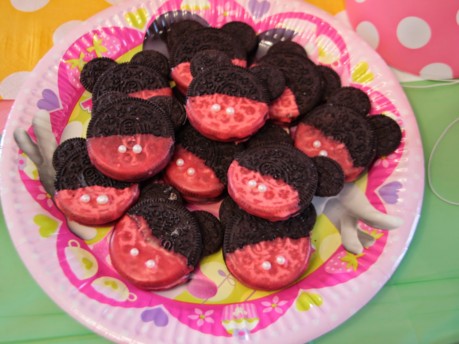 My Cupcakes Party: Mickey and Minnie Mouse Oreo cookies decorated with ...