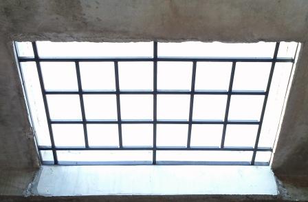 UTAMA ALUMINIUM DAN KACA: Tralis besi minimalis