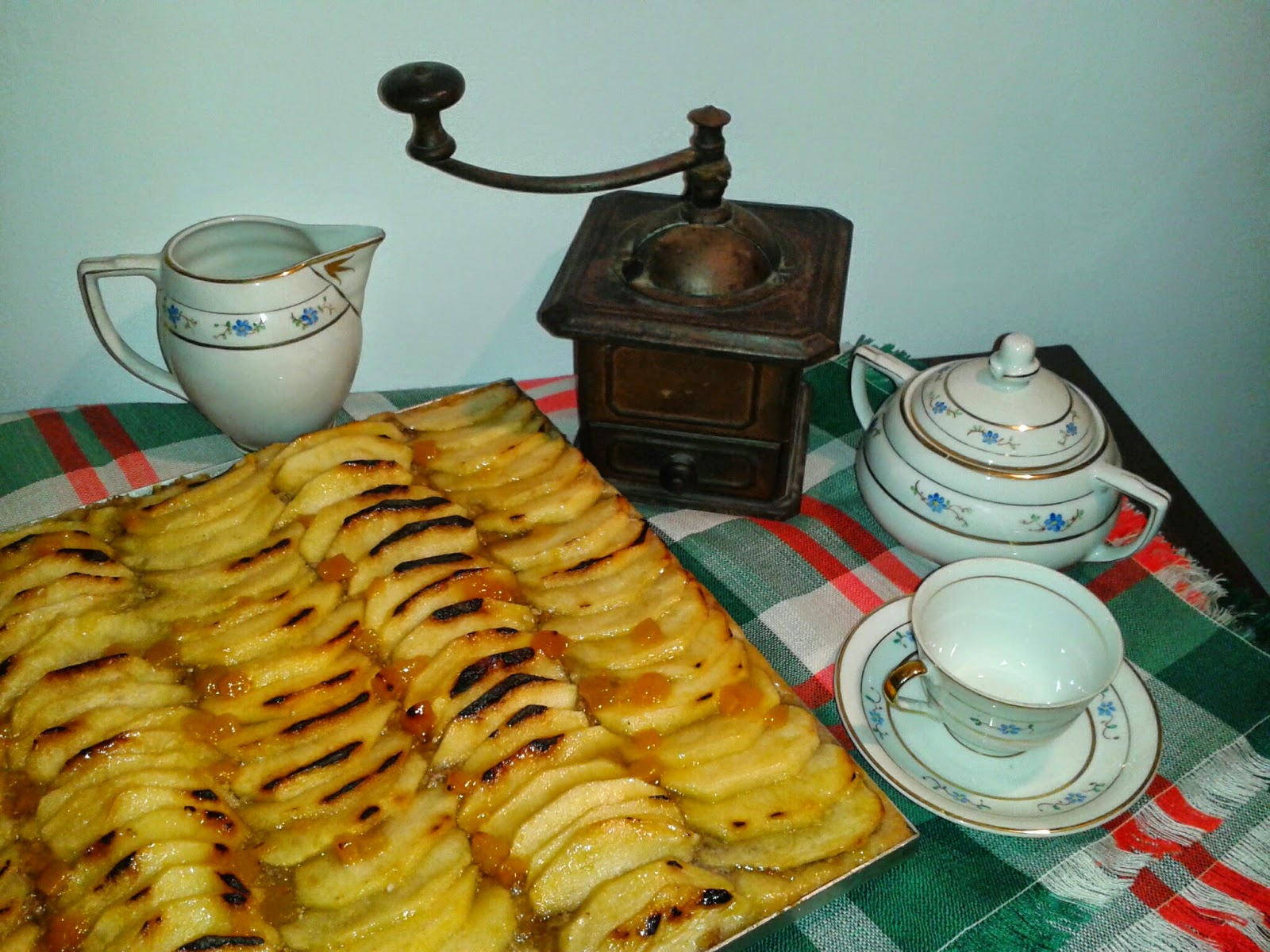 Agarimos | Cakes and Cookies: TARTA DE MANZANA FLAMBEADA. FLAMBE APPLE CAKE