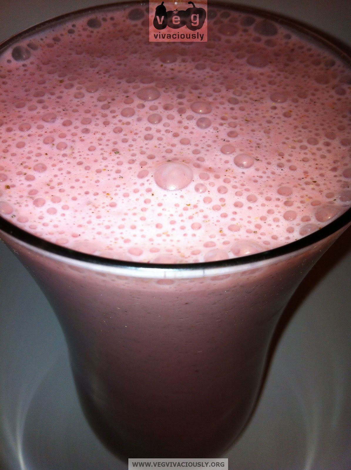 Veg Vivaciously: Strawberry/Acai Milk Shake Smoothie