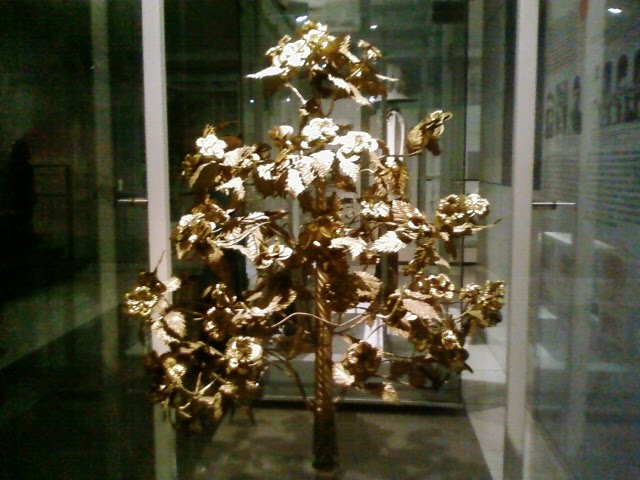 Redah Kasi Pecah: Bungaa.......bukan orkid laaa...