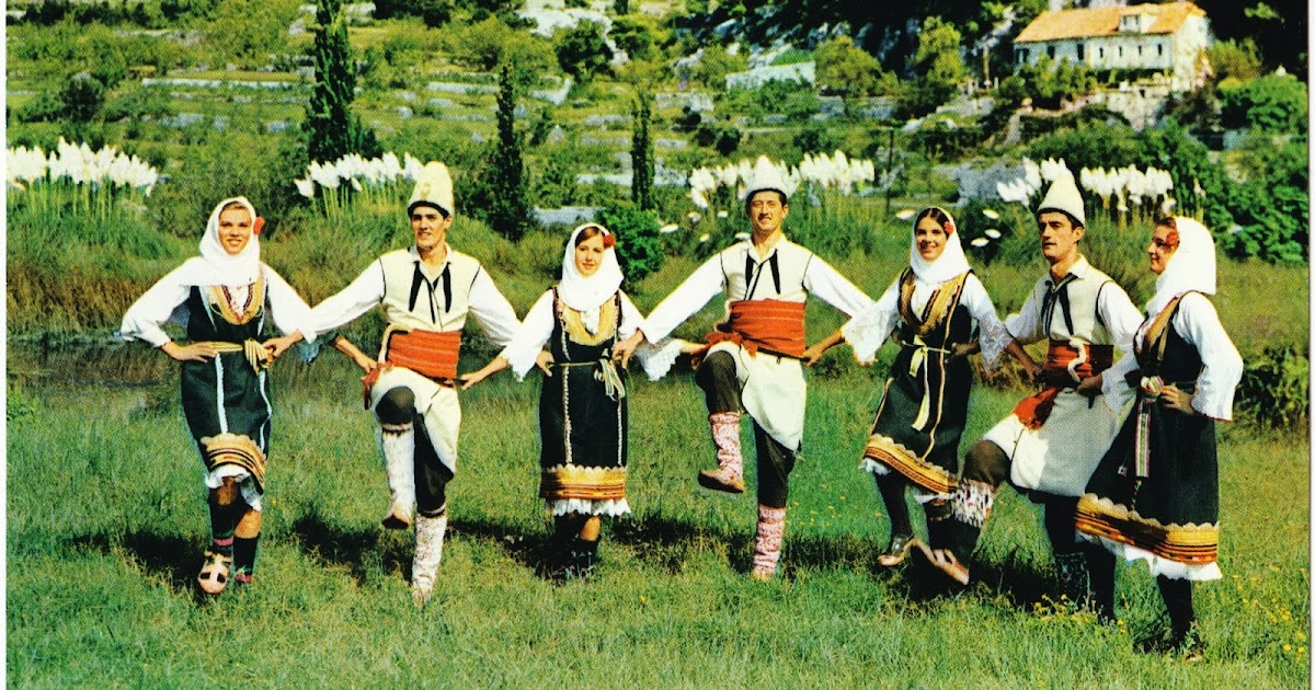 Papergreat: Enjoying the lindo, a traditional Croatian folk dance