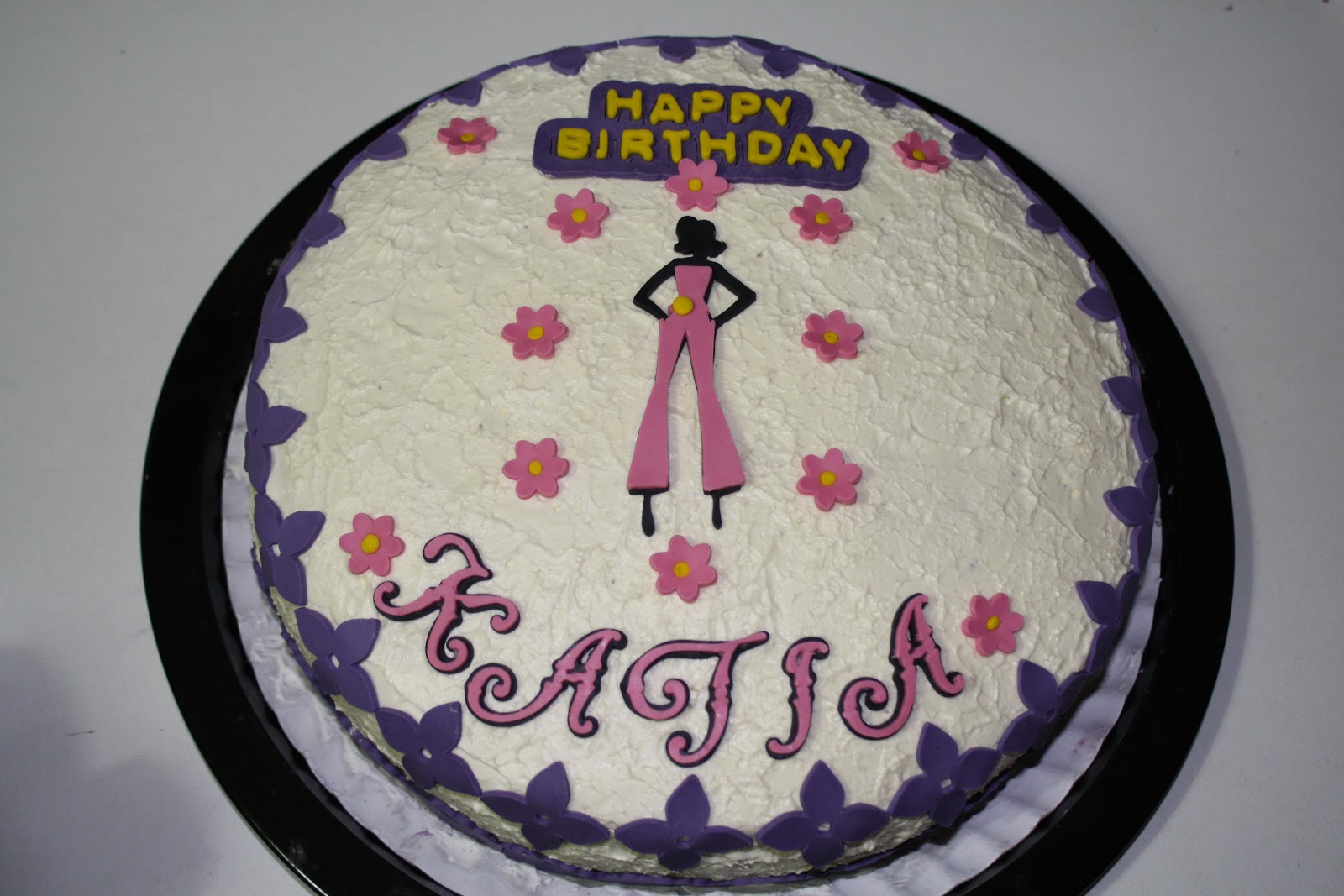 CRICAKES: CRICUT CAKE-FOREVER YOUNG, HK, CAKE BASIC AND ELEGANT CAKES ...