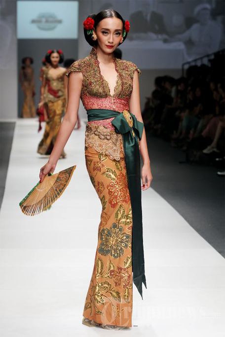 21+ Kebaya Modern Anne Avantie 2020, Inspirasi Terkini!