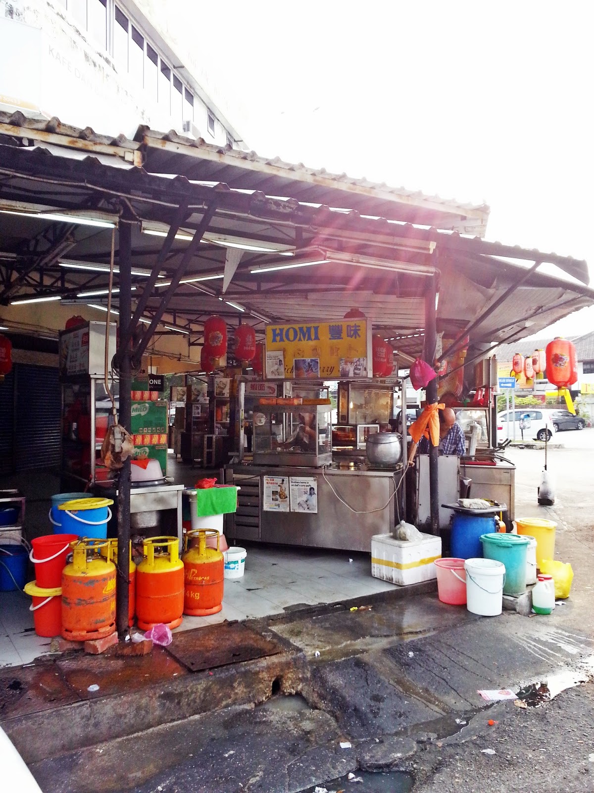 Venoth's Culinary Adventures: HOMI Chicken Curry Puff @ SS2, Petaling Jaya