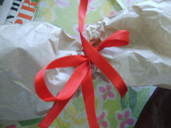 Crumpled Brown Paper, Ribbons and Candy: Gift Wrap Idea - The Keybunch ...