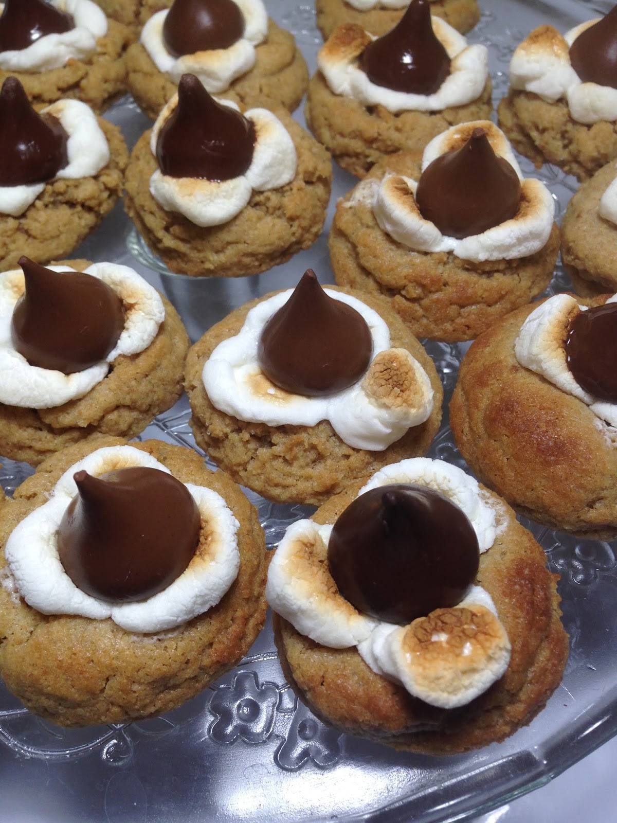 Liz's Livelihood: S'mores Cookies