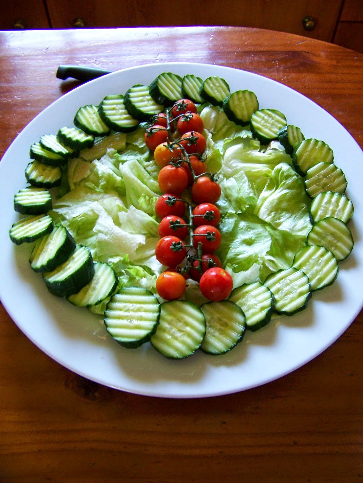 A Pretty Talent Blog: Arranging a Salad Platter