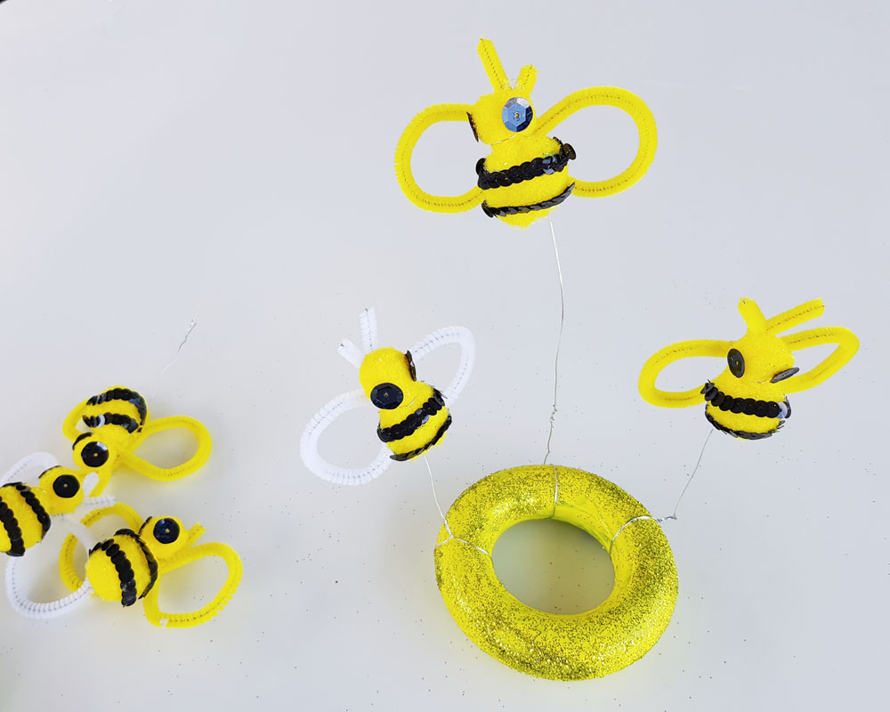 How to make a Bumble Bee Easter Parade Hat | Now thats Peachy