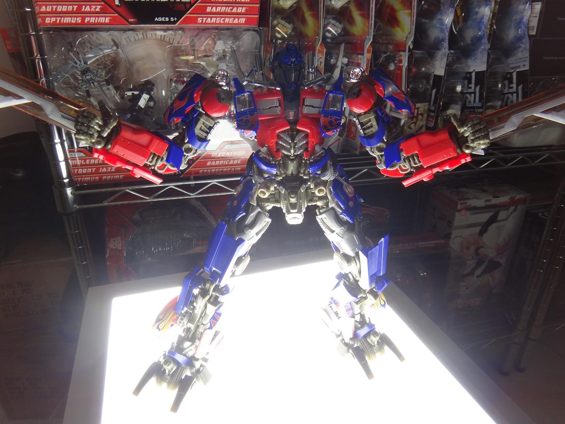 JUST Custom Toy: DMK-01 Optimus Prime - complete built model kit