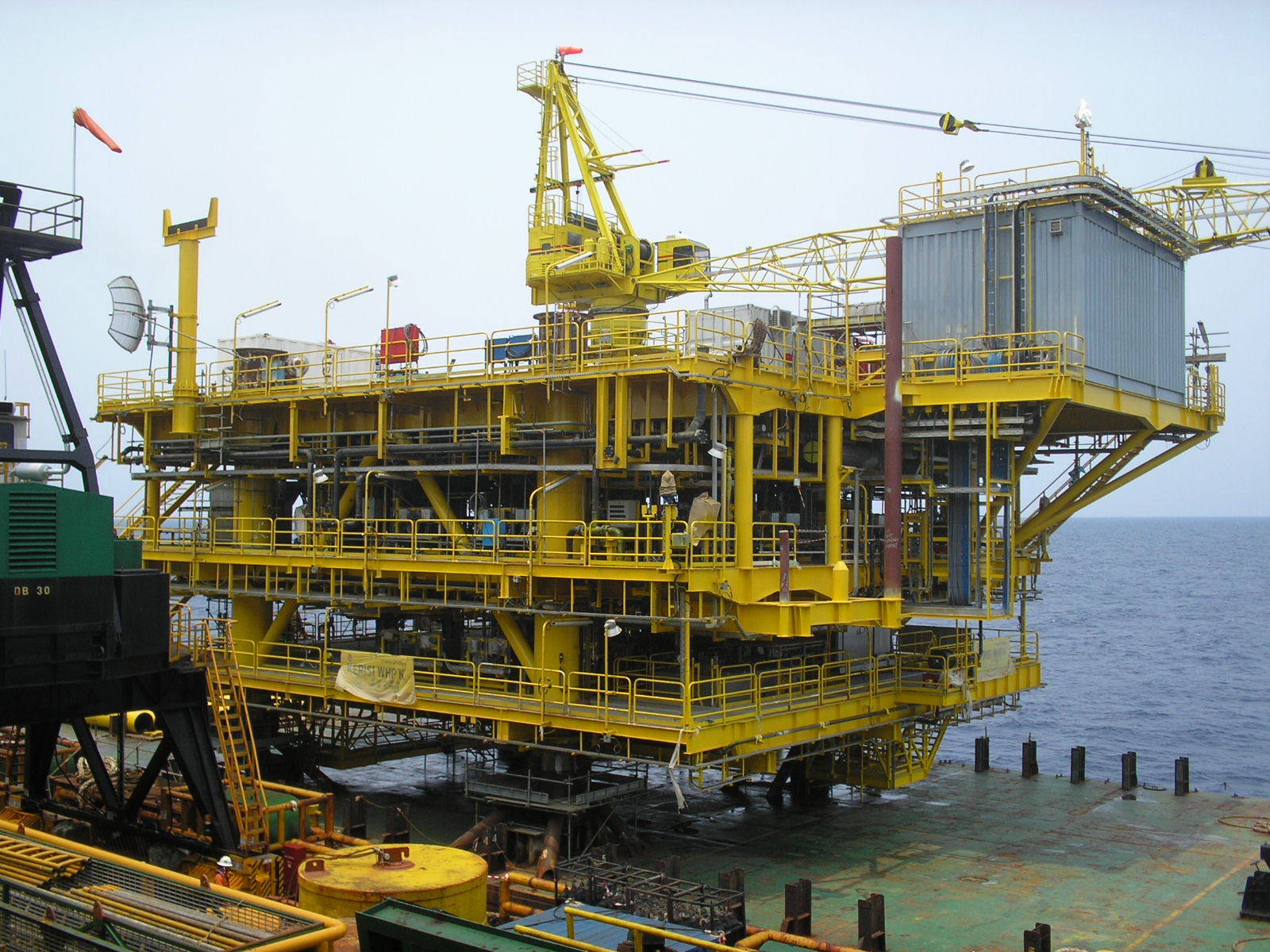 Platform Installation Offshore (WHP Kerisi North Belut) | Bacelona Fc ...