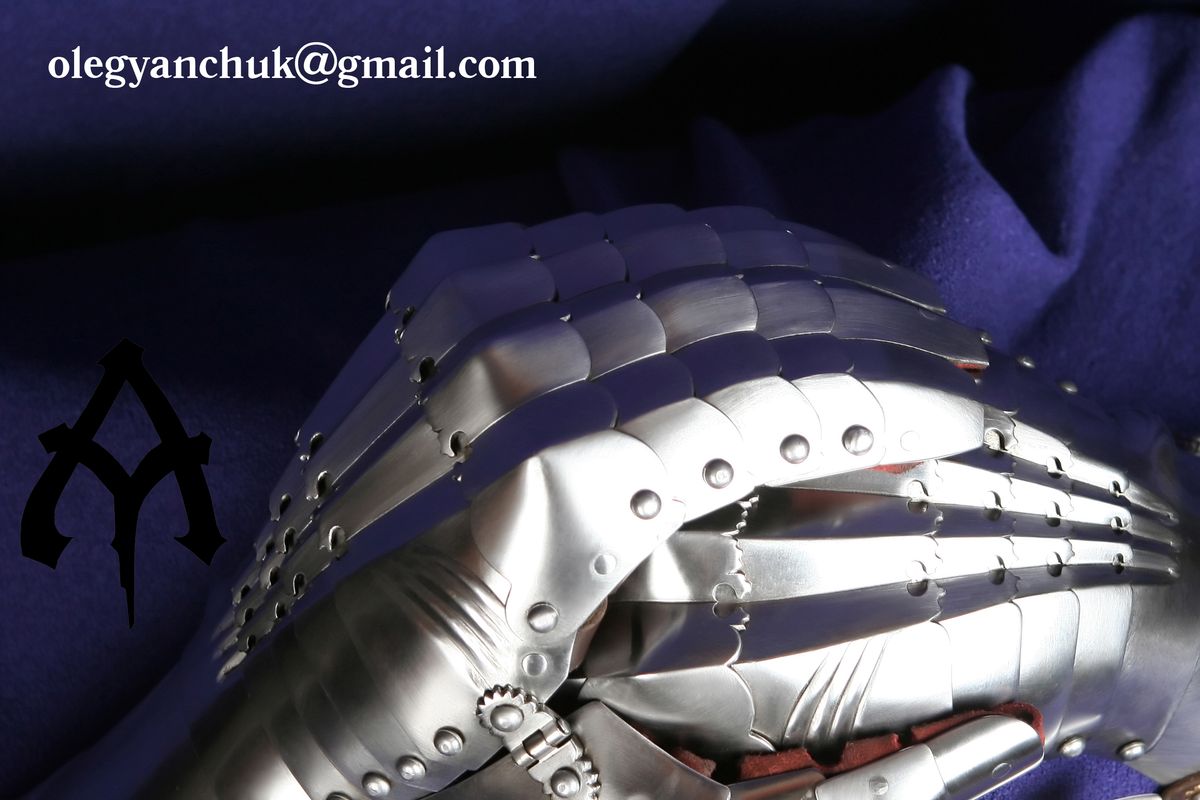 Armouring Art: Late 15-th C .Gothic Gauntlets