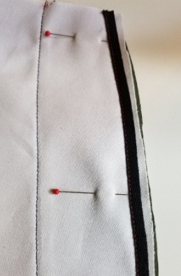 pamela powell : Side front pocket for jeans, skirts, trousers, shorts, etc.