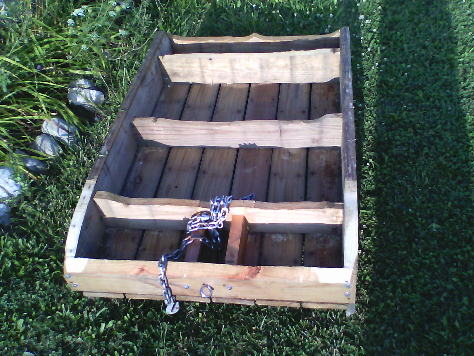 Random Fortification: Making a Traditional Stone Boat