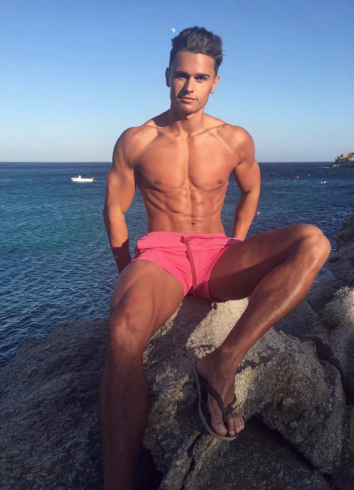 WE LOVE HOT GUYS: Hot Guys of Summer