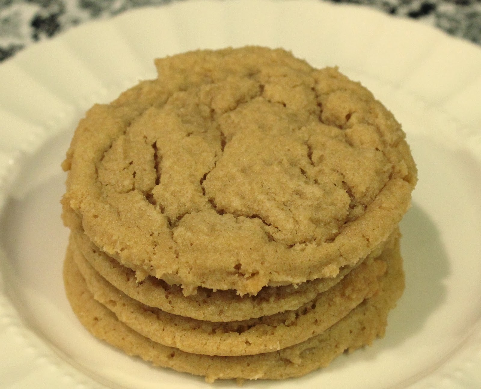 Hey, Mom! What's For Dinner?: Almond Cookies