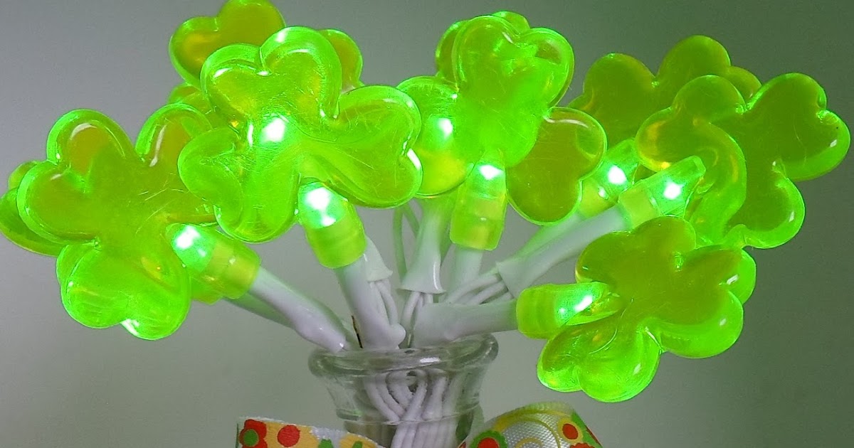 Happier Than A Pig In Mud: Small Lighted St. Patrick's Day Clover ...