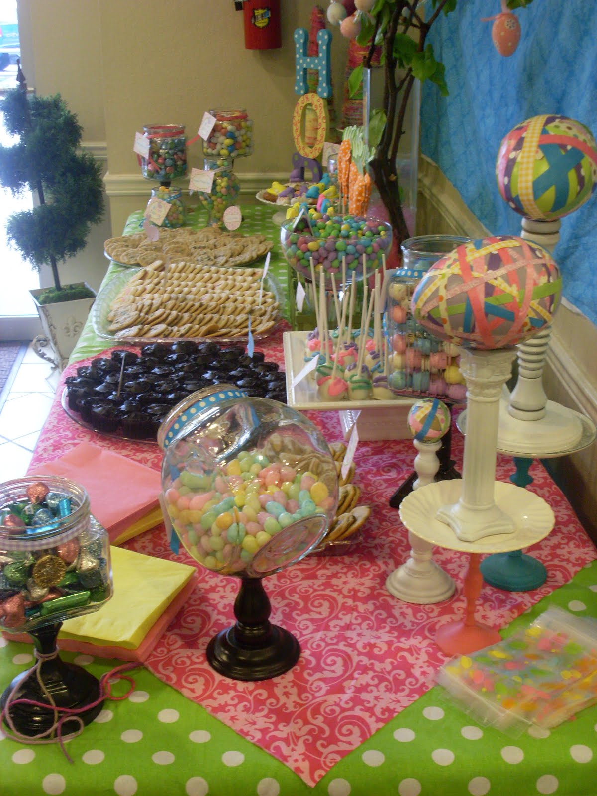 Welcome to Chocolate PolkaDots!: EASTER DESSERT TABLES!!!