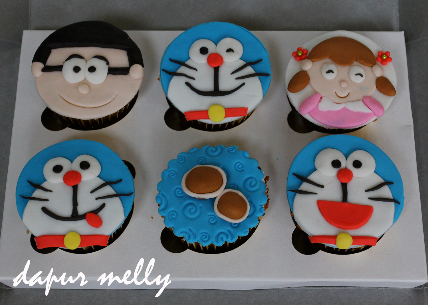 cake dan cupcake cantik: cupcake doraemon