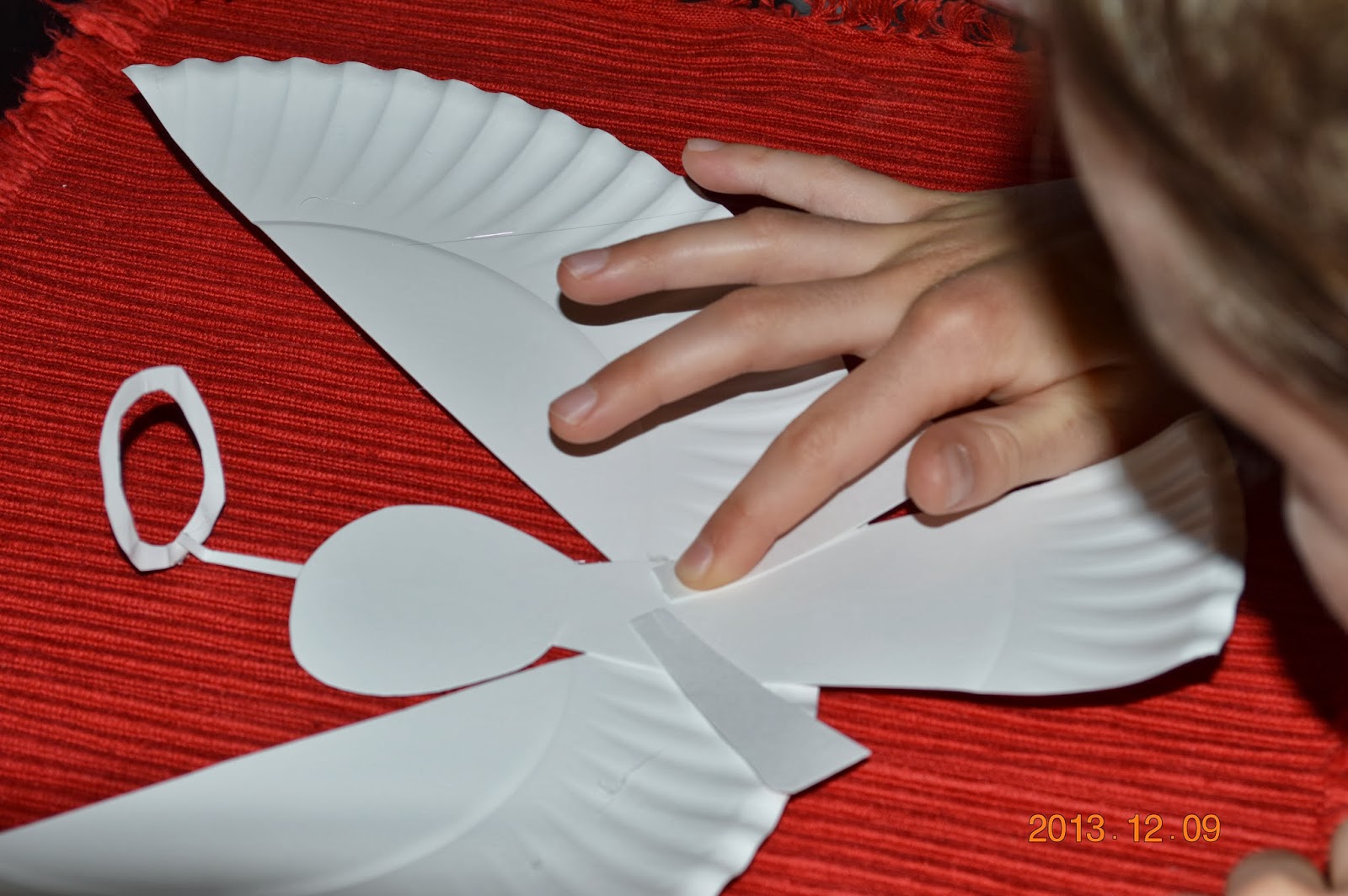 Solagratiamom: Advent Day 9 - Angel Paper Plate Craft (includes a ...
