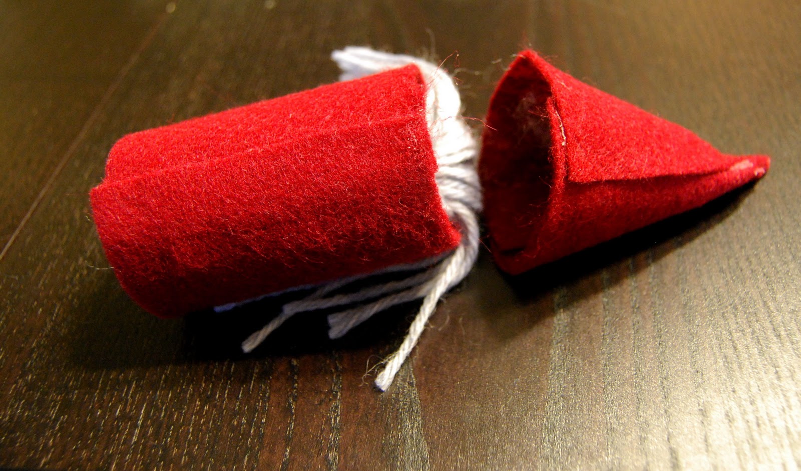 Adventures of a Nervous Knitter: Photo Tutorial: Felt Gnomes