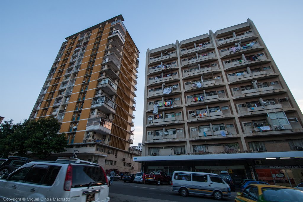 Prédio neo-clássico na 24 de Julho, cidade de Maputo, Moçambique