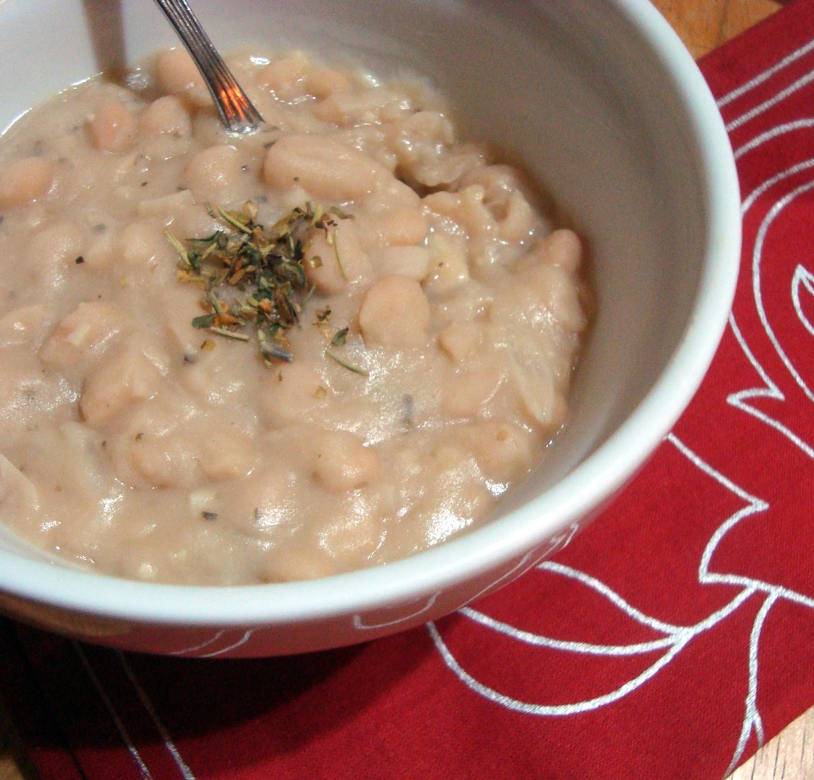 A Couple in the Kitchen: Meatless Monday: White Beans Provençal