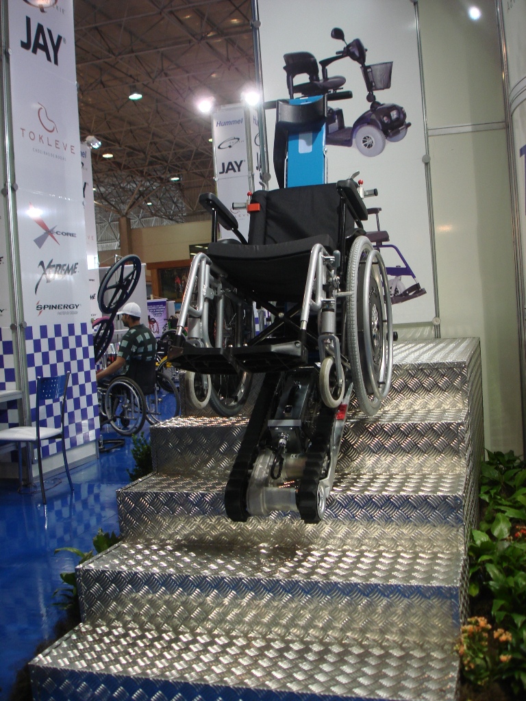 Blog do Cadeirante: Reatech 2013 - Elevadores portáteis