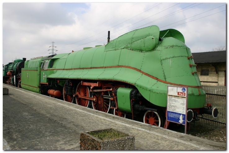 ~Stringbags and Rattleboxes~ : Locomotives--Streamliner