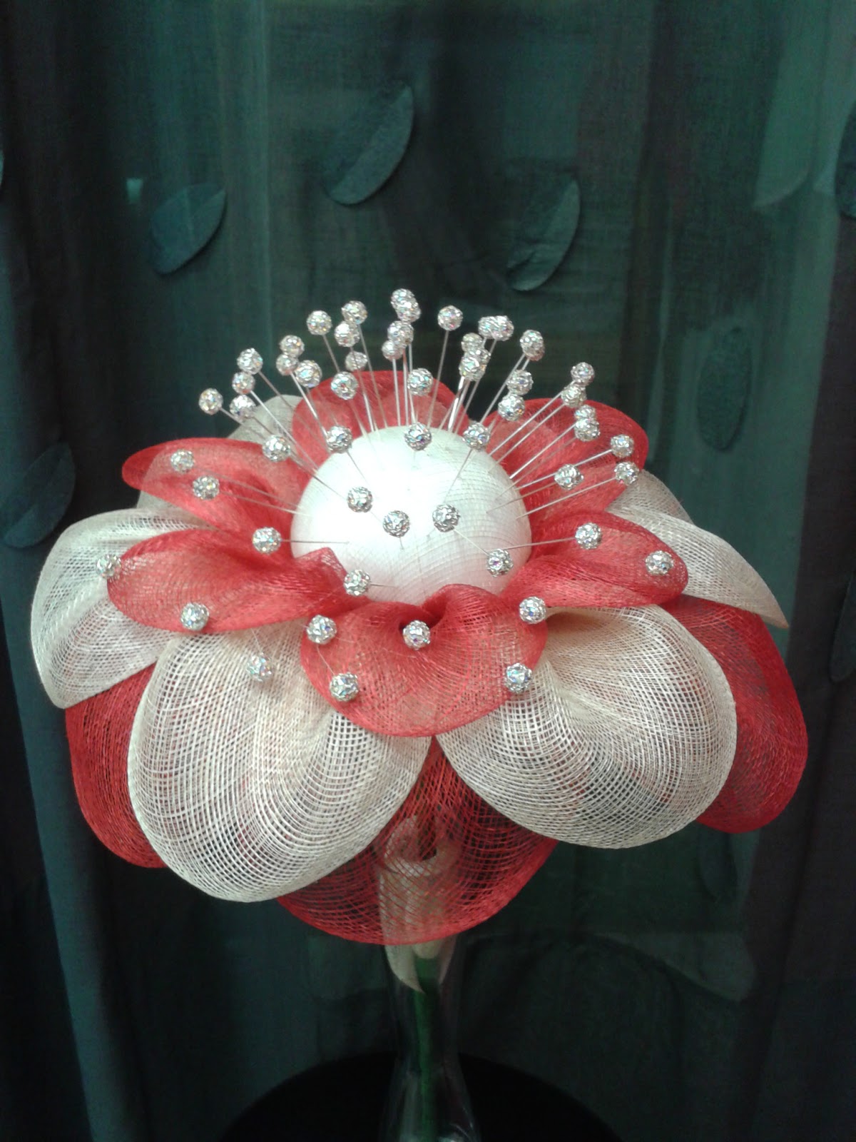 Ramos de Novia: Flor bicolor con alfiler "bola banda"