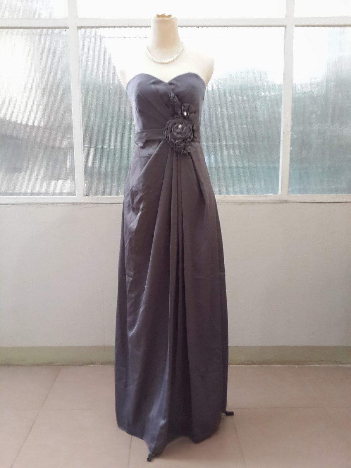 Sewa Gaun Pesta: SILVER DRESS BY BUTIK SEWA GAUN