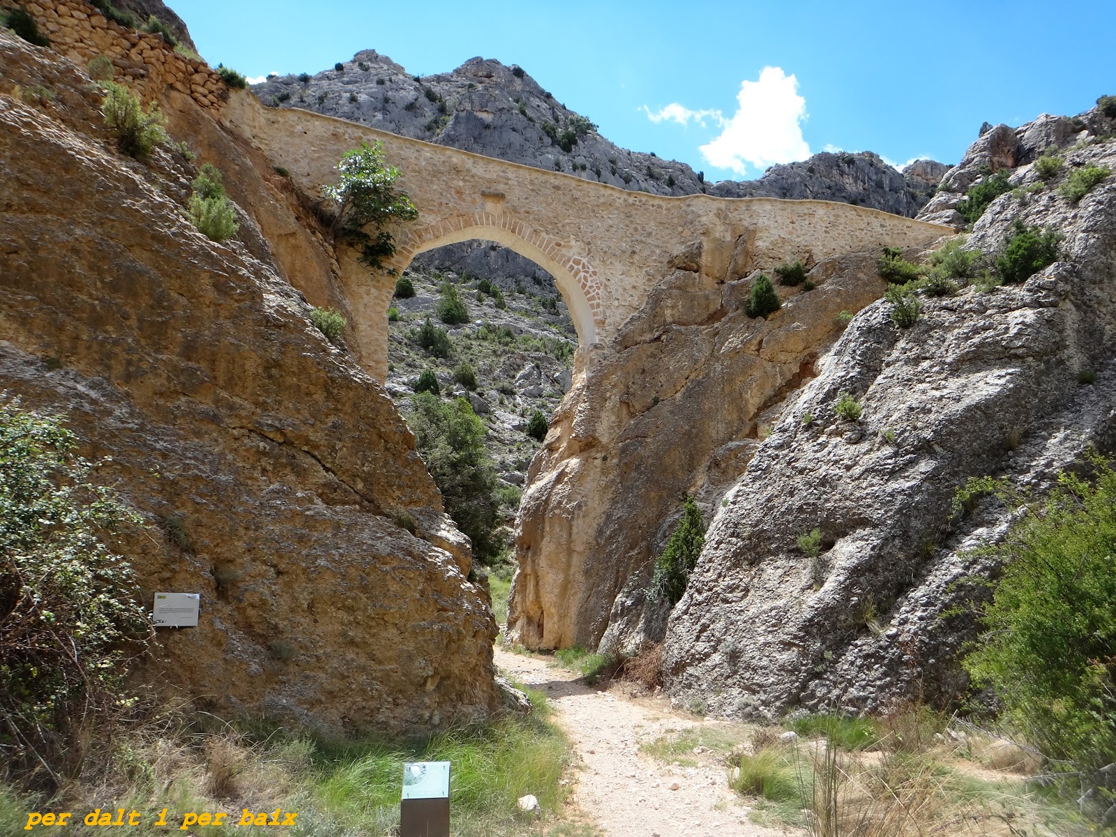 Castellote: Vía Ferrata, Castillo, Acueducto de las Lomas, Ermita del ...