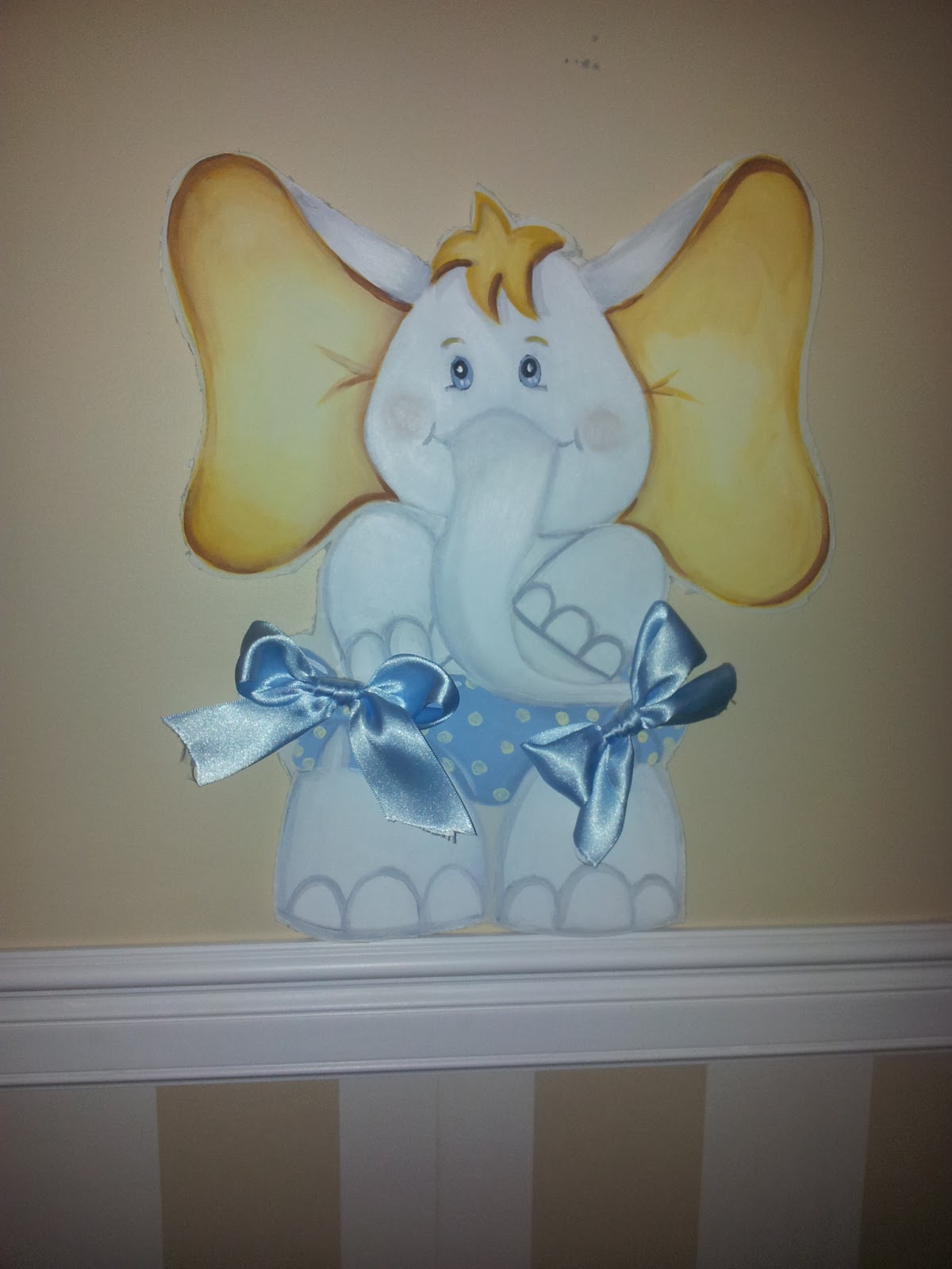BABYTRAPITOS: Elefantita para la habitación