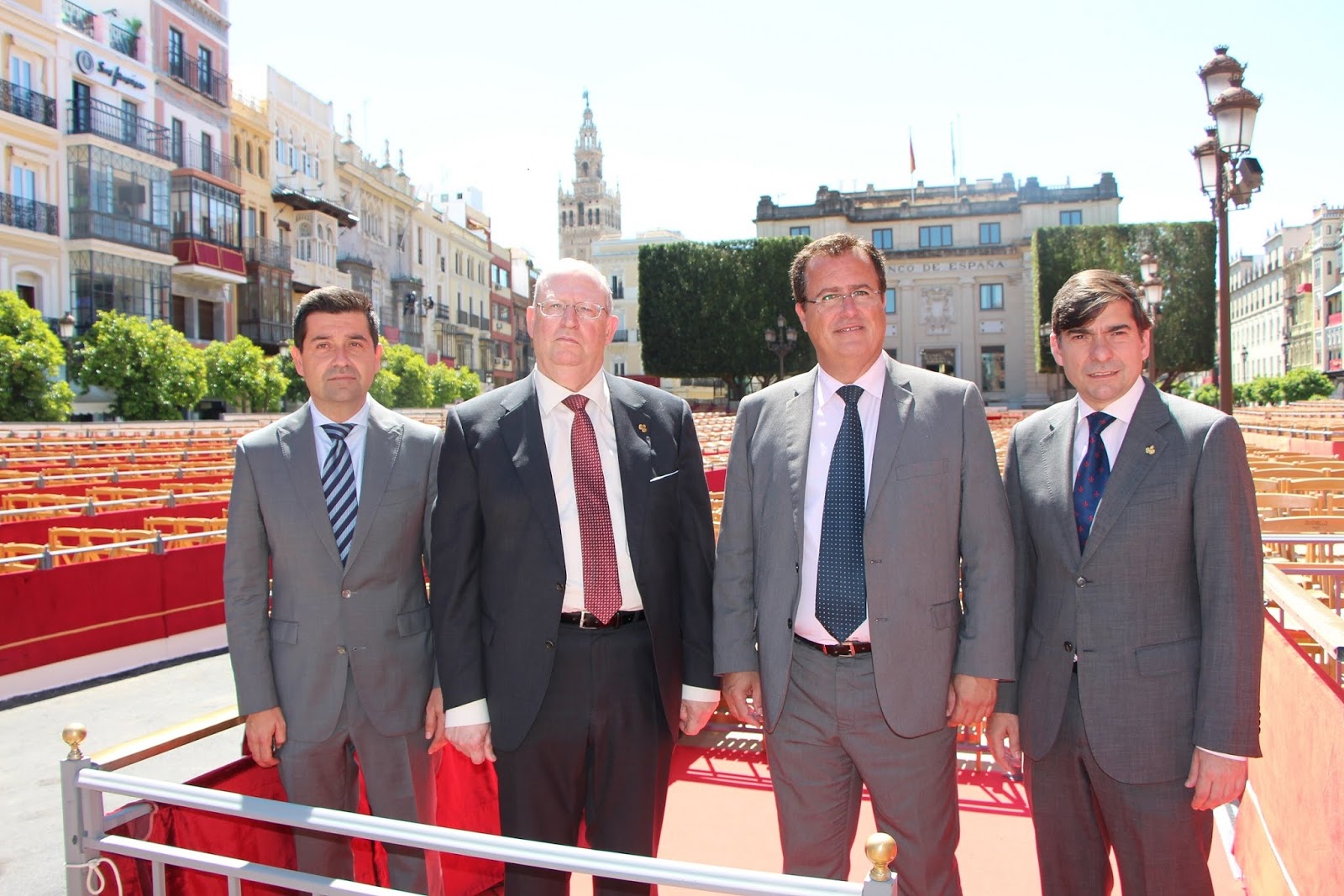 Gelán Noticias: El delegado de Fiestas Mayores del Ayuntamiento y el ... Gelán Noticias: El delegado de Fiestas Mayores del Ayuntamiento y el ...